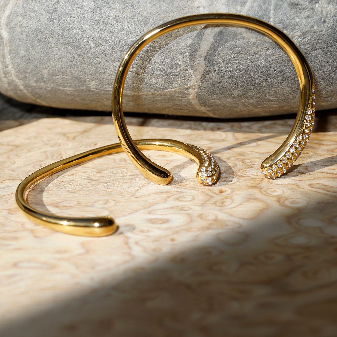 水滴型鑲鑽手環（白） – MKOO